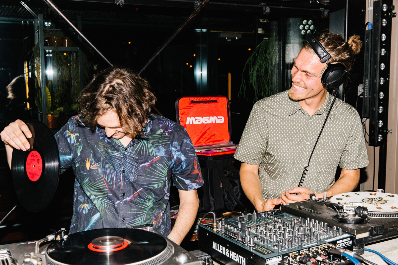 Canvas restaurant & bar dancing | Volkshotel Amsterdam