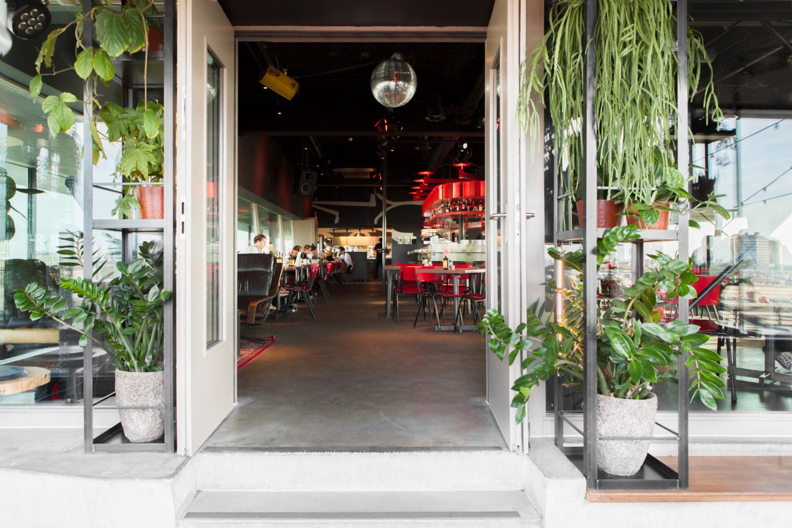 Canvas restaurant & bar dancing | Volkshotel Amsterdam